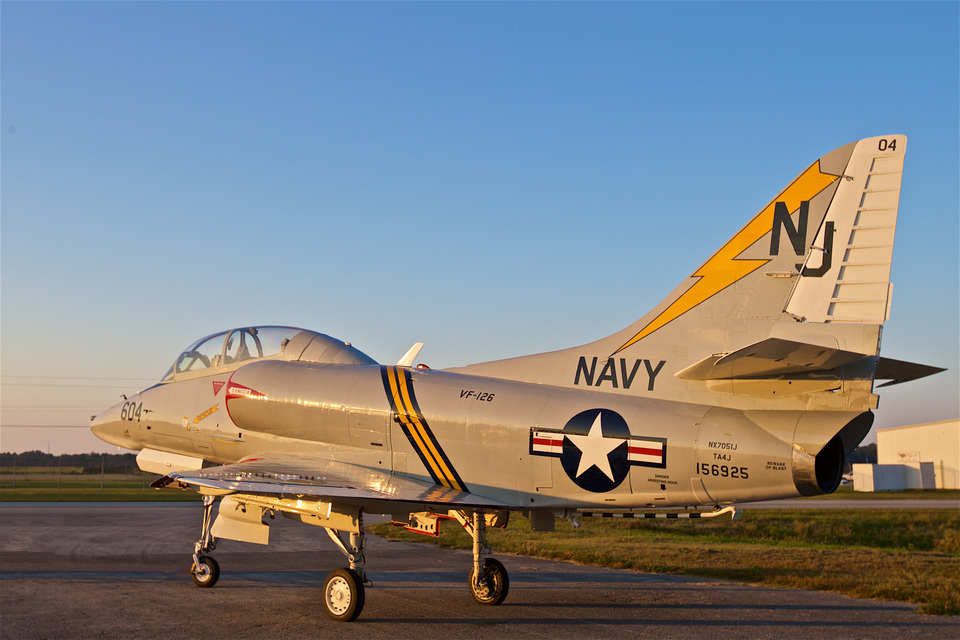 1970 DOUGLAS TA-4J SKYHAWK S/N 156925 - Leader Luxury