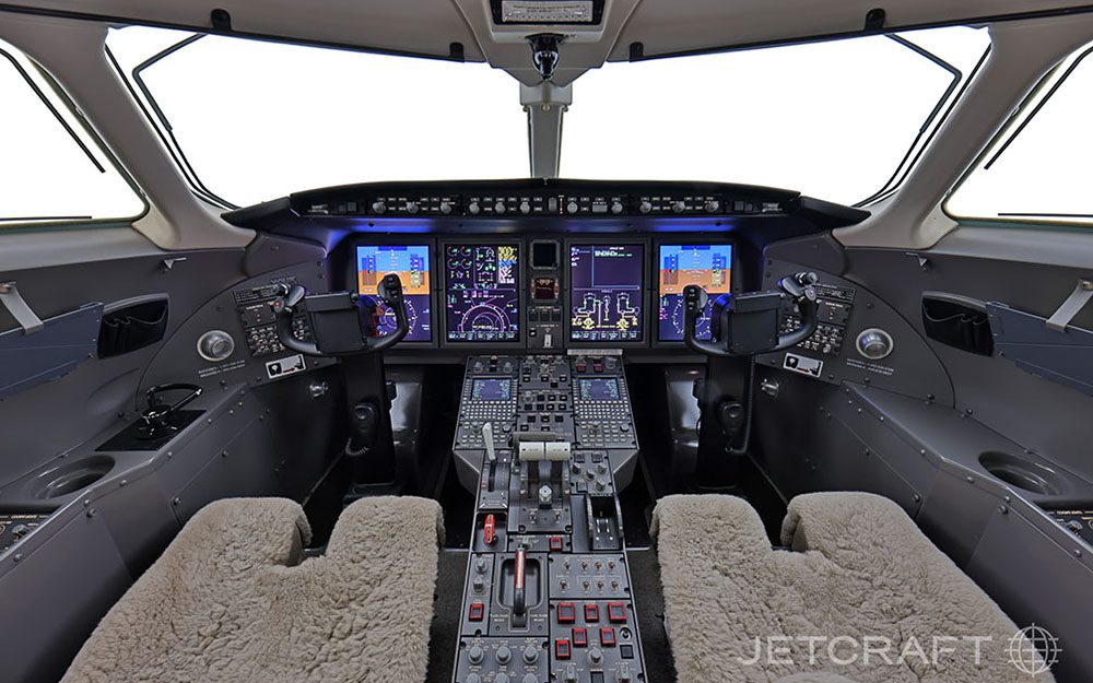 2012 BOMBARDIER CHALLENGER 300 S/N 20370 | Leader Luxury